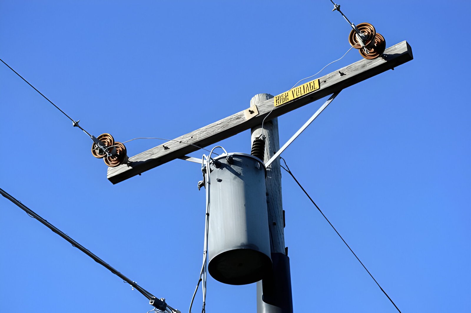 How to Choose a Distribution Transformer | ROOQ Group